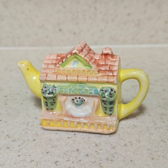 Accents | Vintage 1997 Red Rose Mini Teapots Lot Roseville Yellow House ...